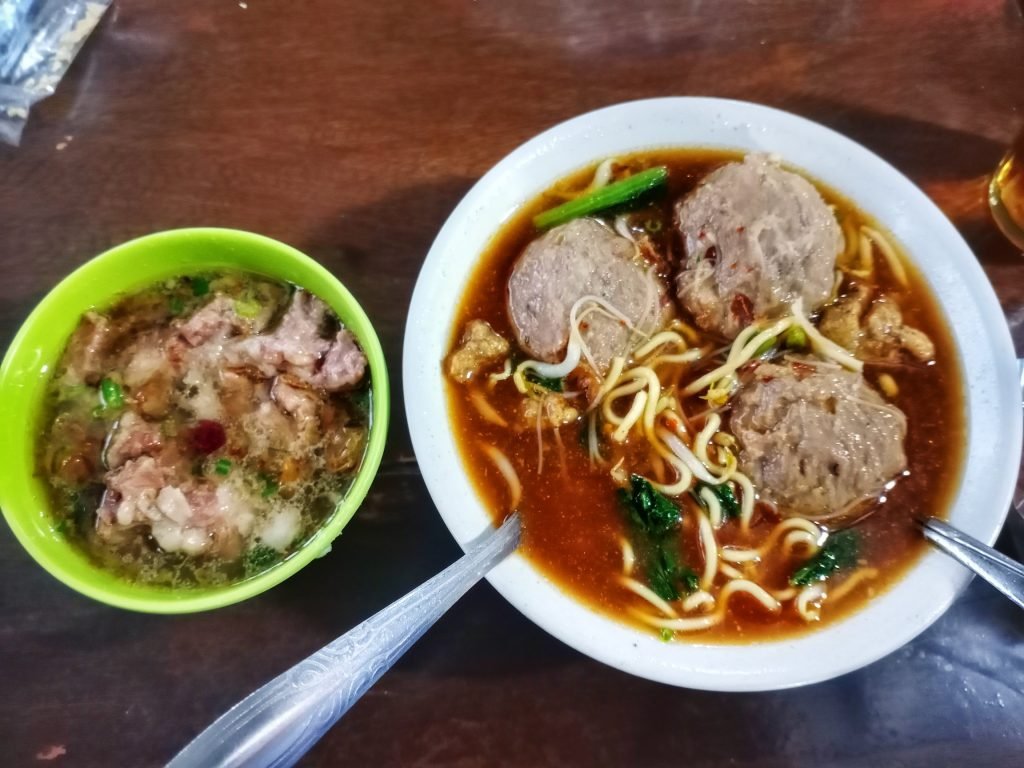 Bakso Seuseupan, 1 Kuliner Kota Bogor yang Bikin Ngiler.